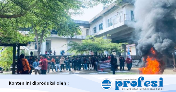 LK FEB UNM Gelar Aksi Tuntut Perbaikan Fasilitas dan Layanan Akademik ...